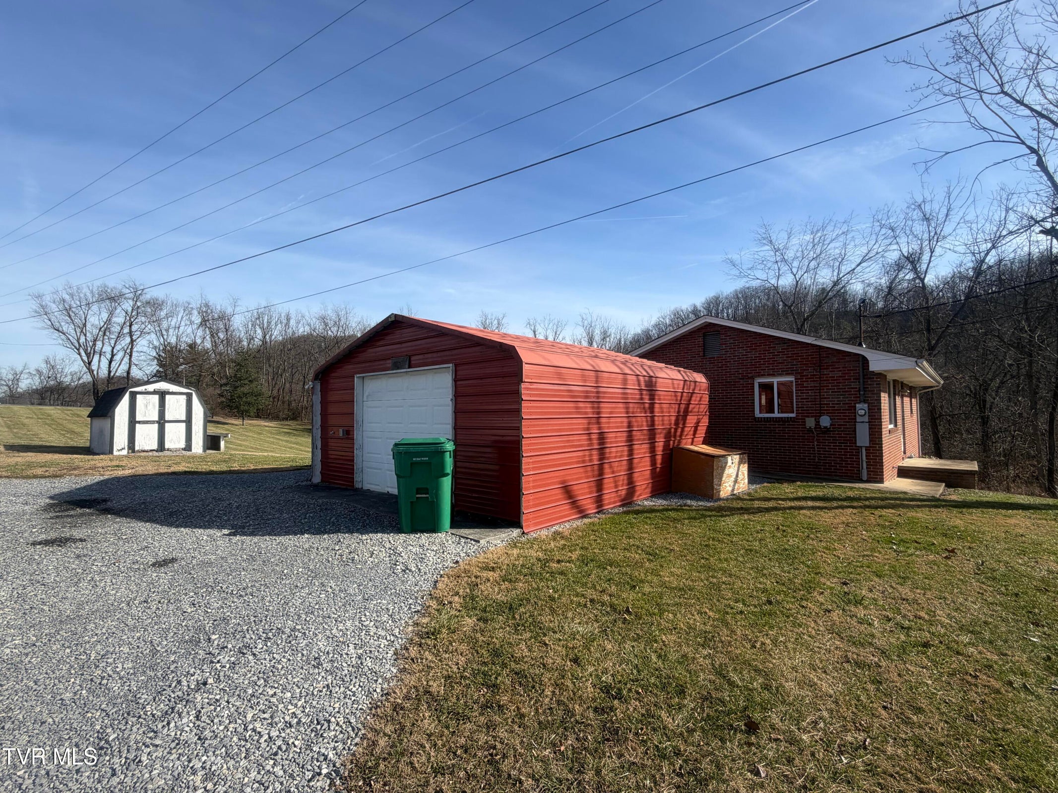 273 Fairford Lane, Blountville, Tennessee 37617 // Apple.Re